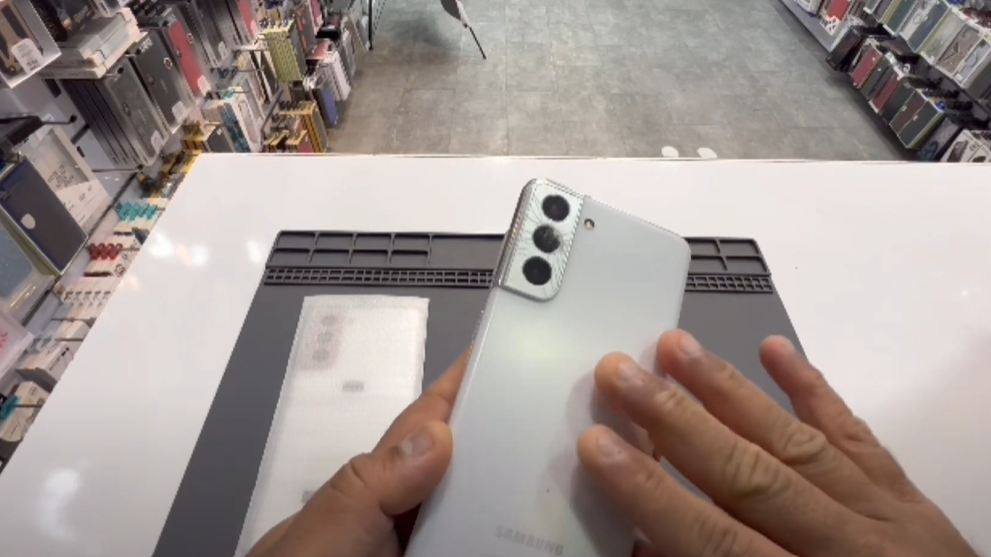 Fast & Professional Galaxy S21 Back Glass Repair at PhonoFix